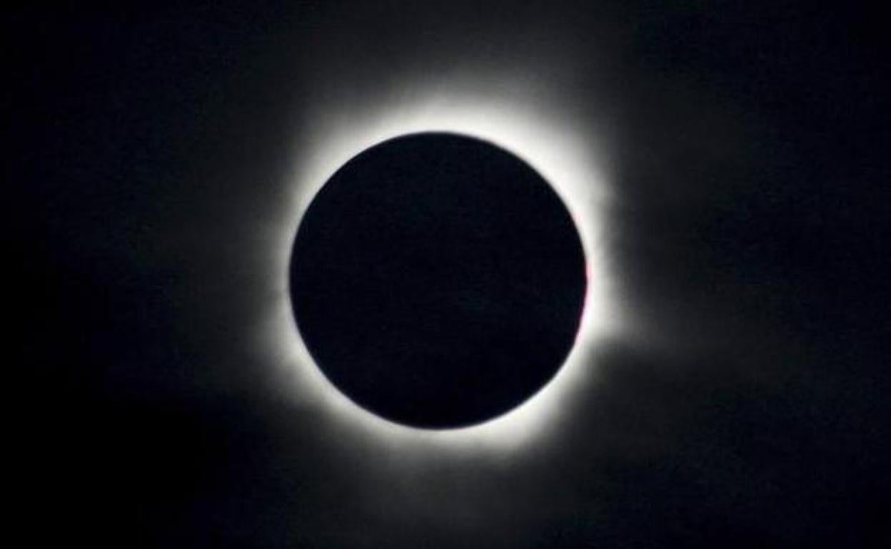 Eclipses 2021: fechas, tipos y dónde ver cada eclipse | El Correo